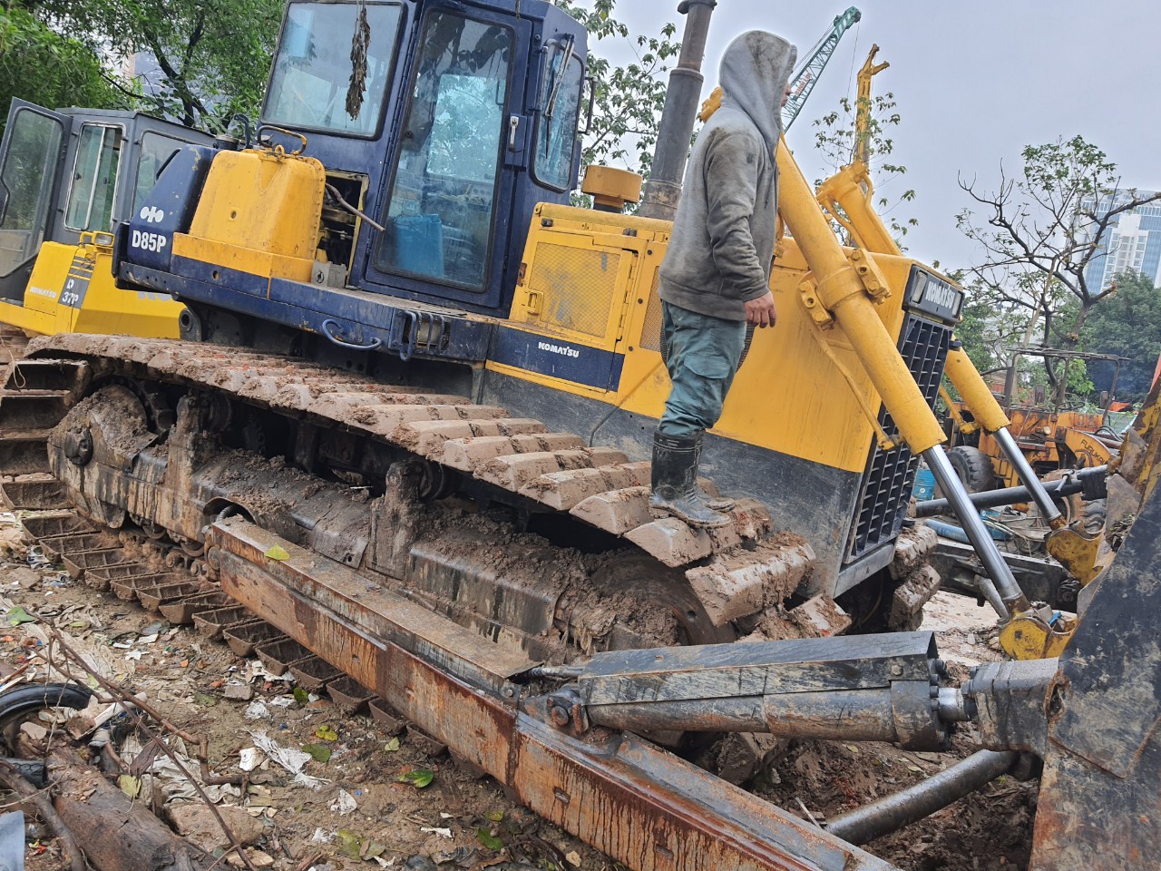 Komatsu D85P Bulldozer | Chuyên cung cấp các loại máy xây dựng nhập ...