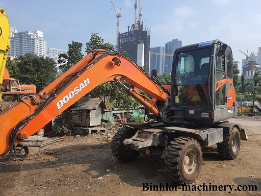 Máy đào bánh lốp Doosan SL55-WV đời 2005 máy nhập khẩu | Chuyên cung ...