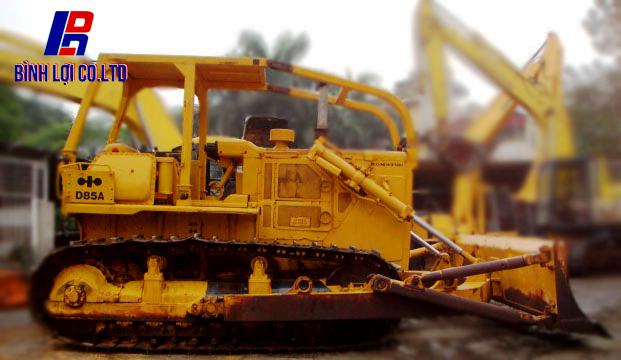 Máy ủi Komatsu D85A-18