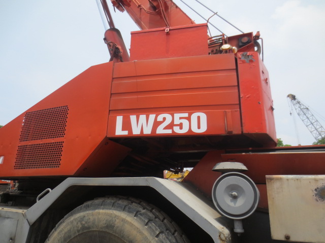 Komatsu Wheel Crane LW250-3