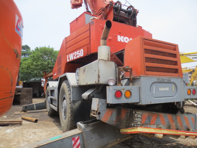 Komatsu Wheel Crane LW250-3