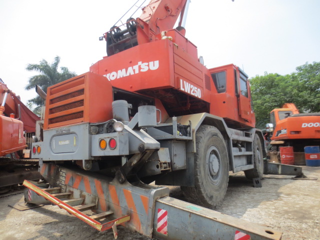 Komatsu Wheel Crane LW250-3