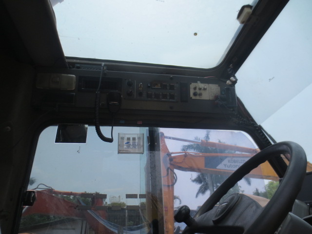 Komatsu Wheel Crane LW250-3